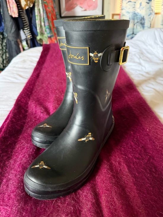 Joules | Shoes | Joules Black Rain Boots With Gold Bee Print | Poshmark